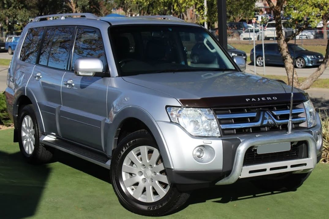 Review of the fourth generation Mitsubishi Pajero, a powerful and ...